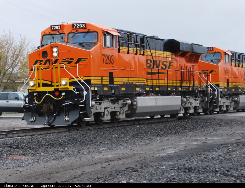 BNSF 7293 close up as she rolls towards me at the Rathdrum, Idaho crossing.